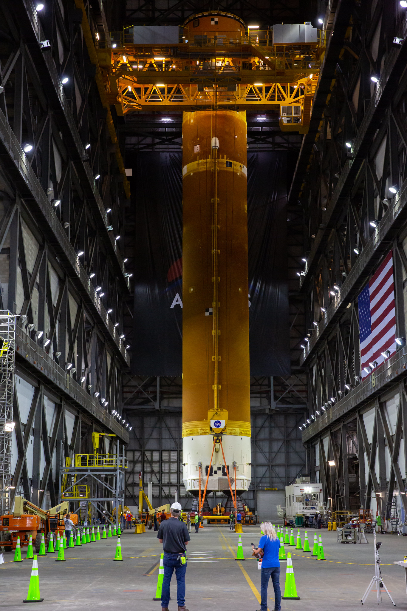 Solid Booster กลับมาแล้วในรอบ 10 ปี ประกอบร่างกับ SLS Core เตรียม Artemis 1